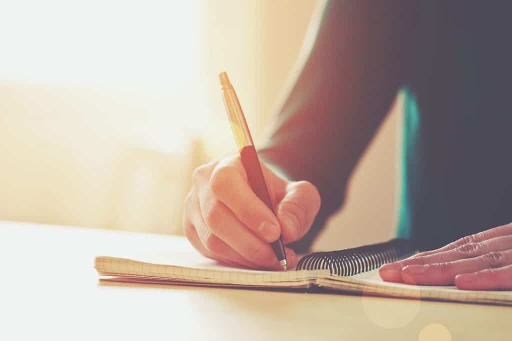 How to Write a Great Podcast Intro Script (with Examples) | TSP